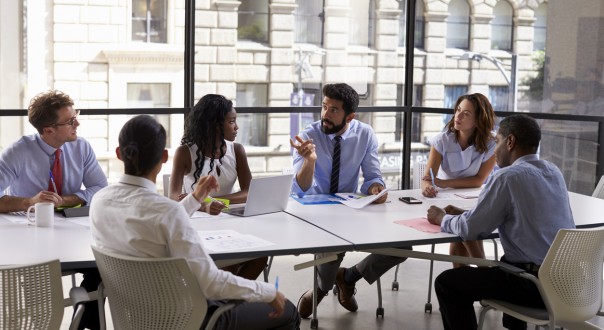4 Ways to Build Up Your Influence in Business Discussion - YourOffice